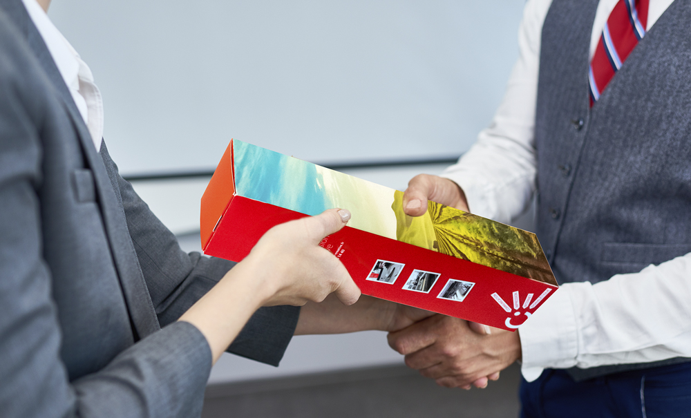 Emballage carton cadeau personnalisé pour bouteille - Pub&tuis - L'Impression Créative